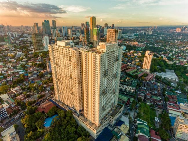 Lumiere Residences' 2nd tower up for early turnover this June